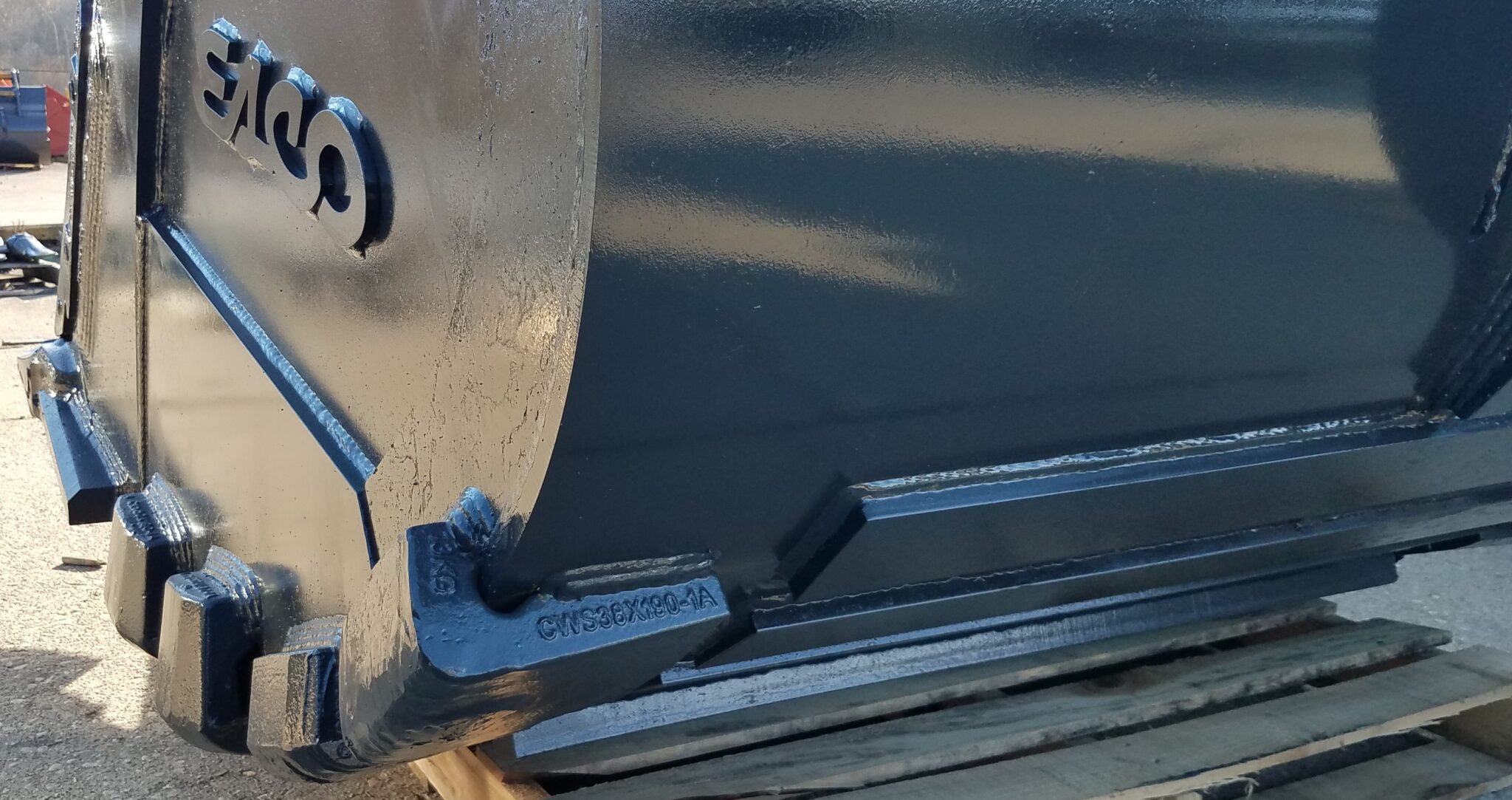 ESCO® XDP Demolition Buckets Sold to Houston Crushed Concrete - Texas ...